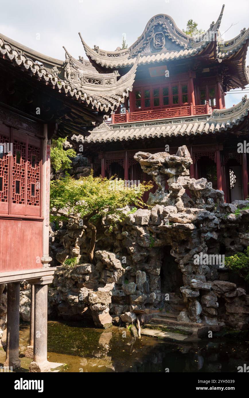 Yuyuan Garden's Traditional Architecture and Lush Greenery in Shanghai ...