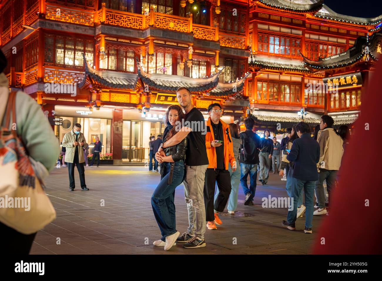 Traditional Chinese Building with Crowd in Shanghai at Night Stock ...