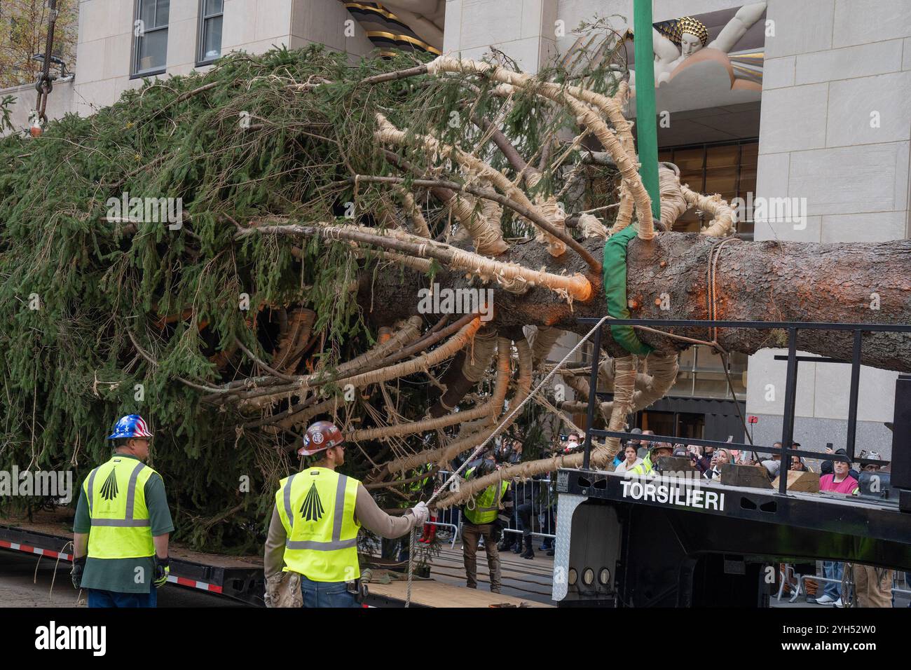 New York, NY, USA, 9 November 2024: The Rockefeller Center Christmas ...