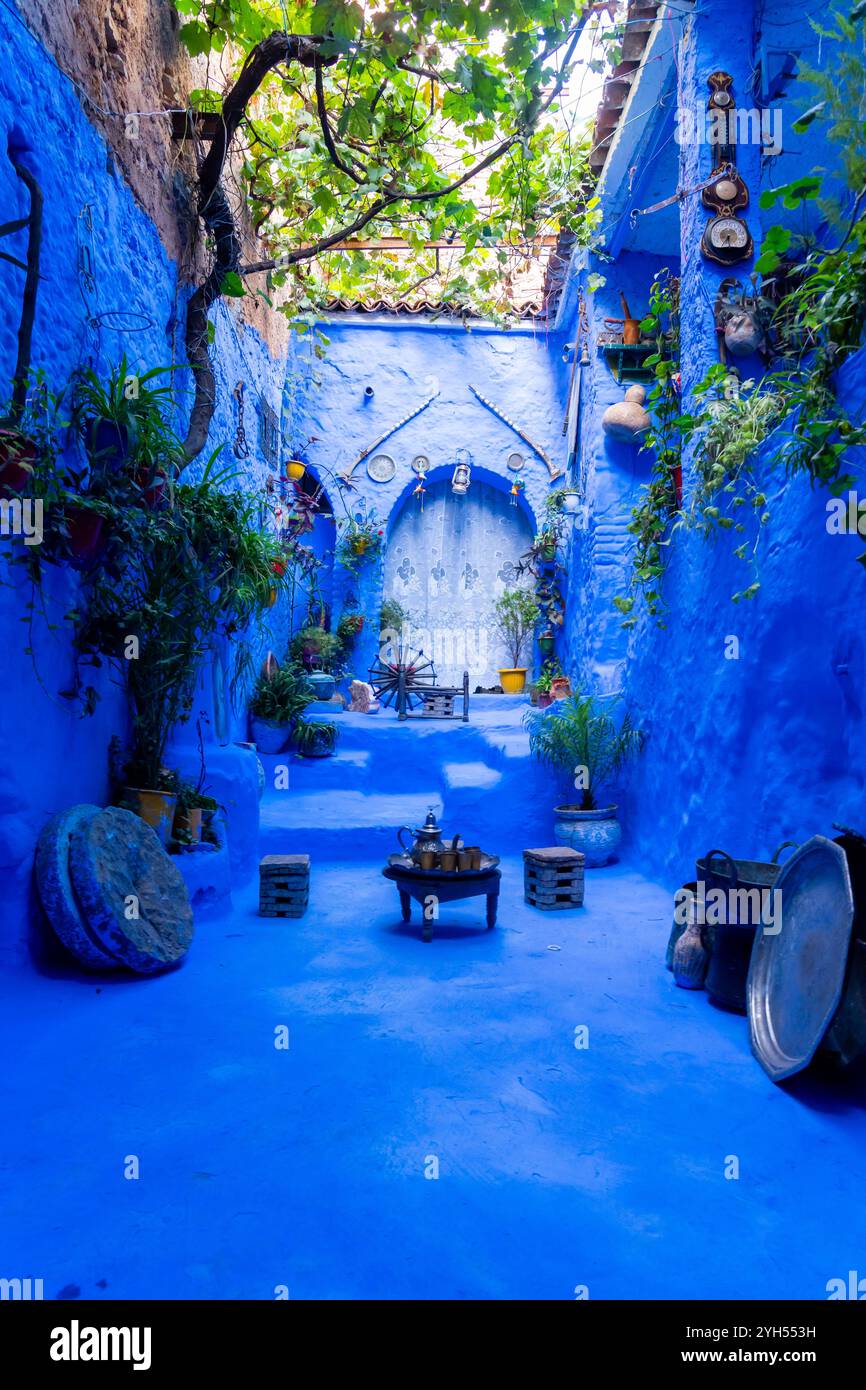 Blue painted house exterior hi-res stock photography and images - Alamy