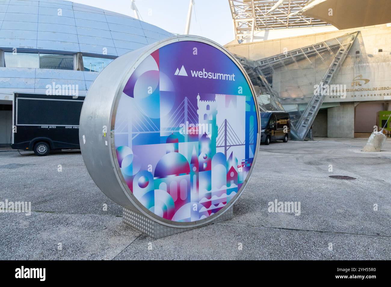 Digital signage sign circular hi-res stock photography and images - Alamy