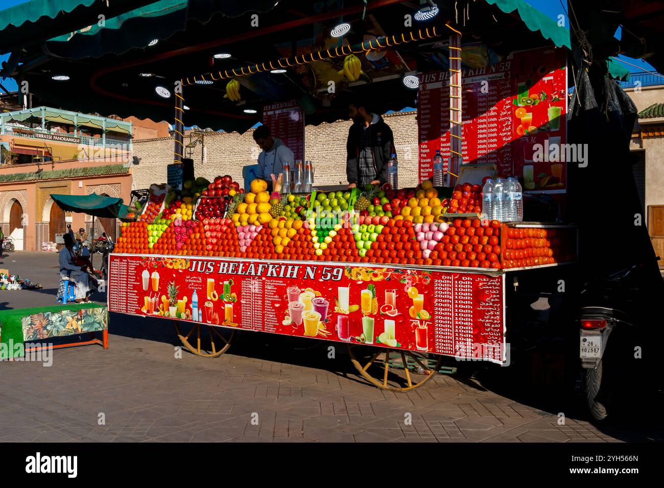 Orange juice stall jemaa el hi-res stock photography and images - Alamy