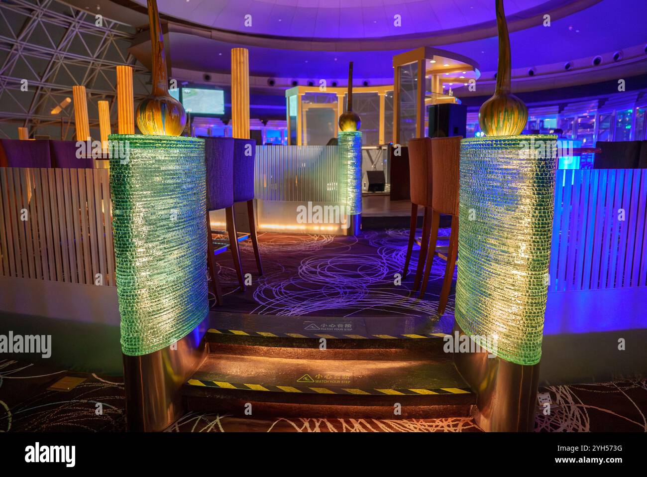 Elegant columns intricate designs hi-res stock photography and images ...