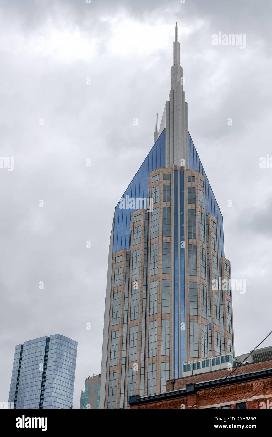 NASHVILLE, TN - 15 MAR 2024: The AT&T building in downtown Nashville ...