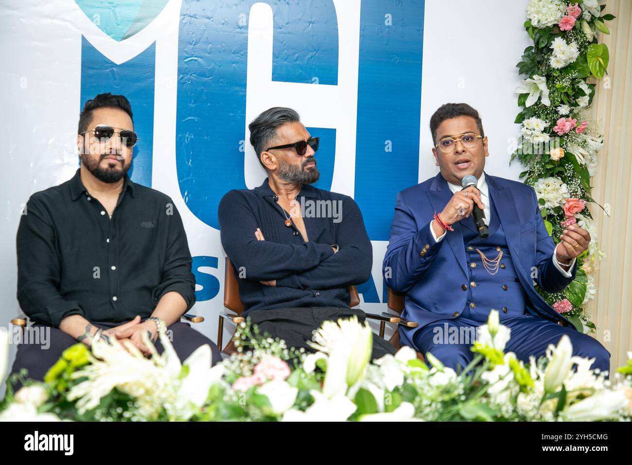 NEW DELHI, INDIA - OCTOBER 13: Bollywood actor Suniel Shetty and singer ...