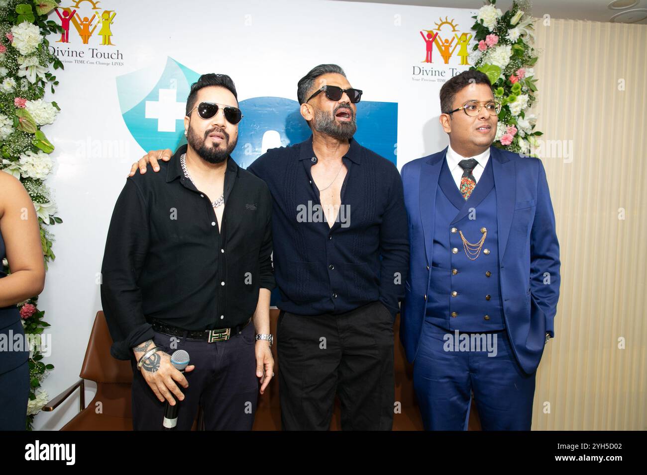 NEW DELHI, INDIA - OCTOBER 13: Bollywood actor Suniel Shetty and singer ...