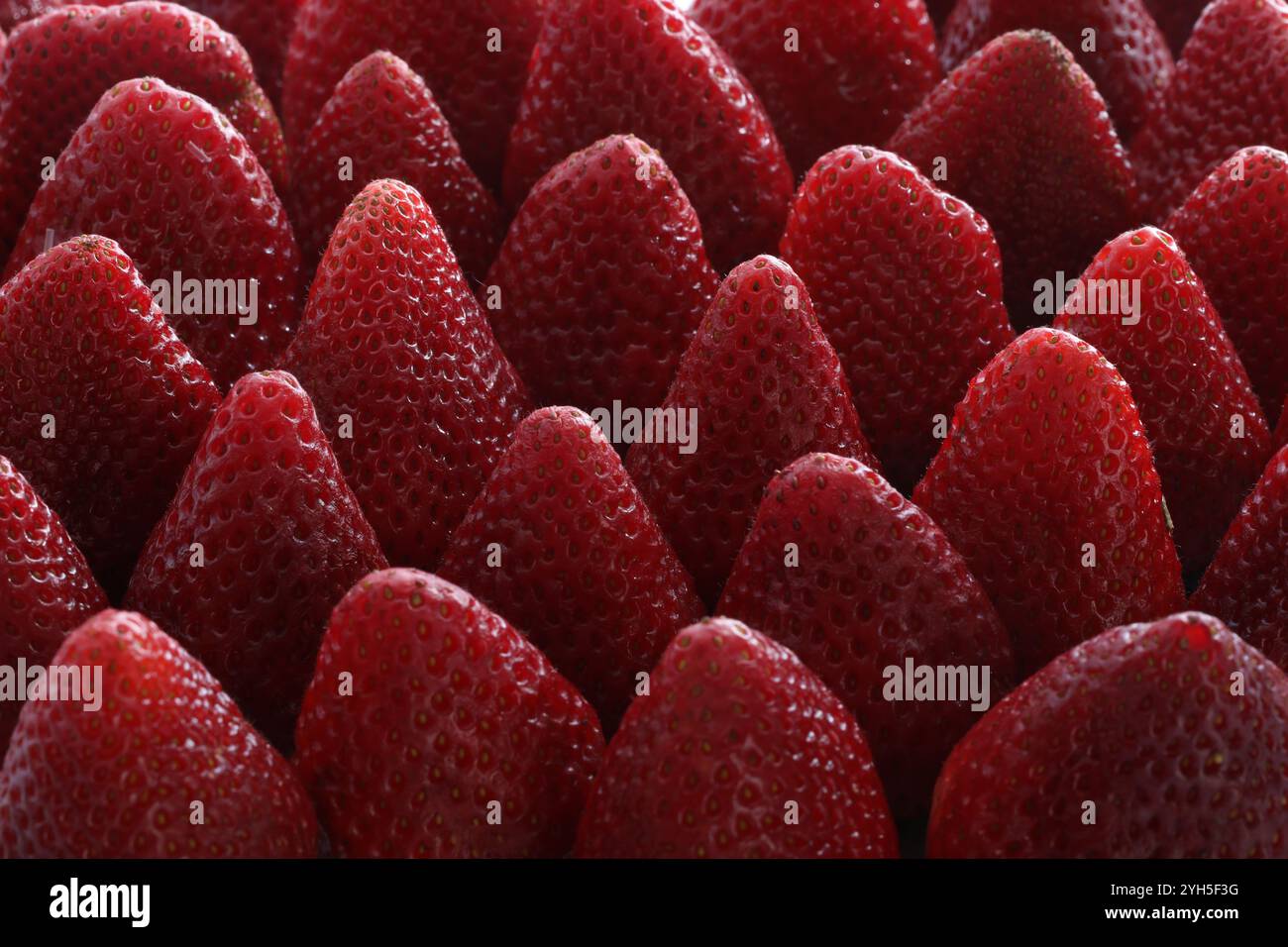 fresh red strawberries background Stock Photo - Alamy