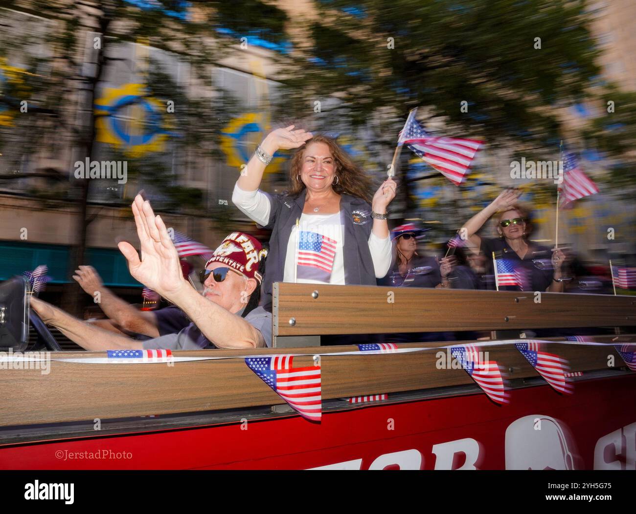 Members of the Alzafar Shrine wave their flags during Saturday's U.S ...