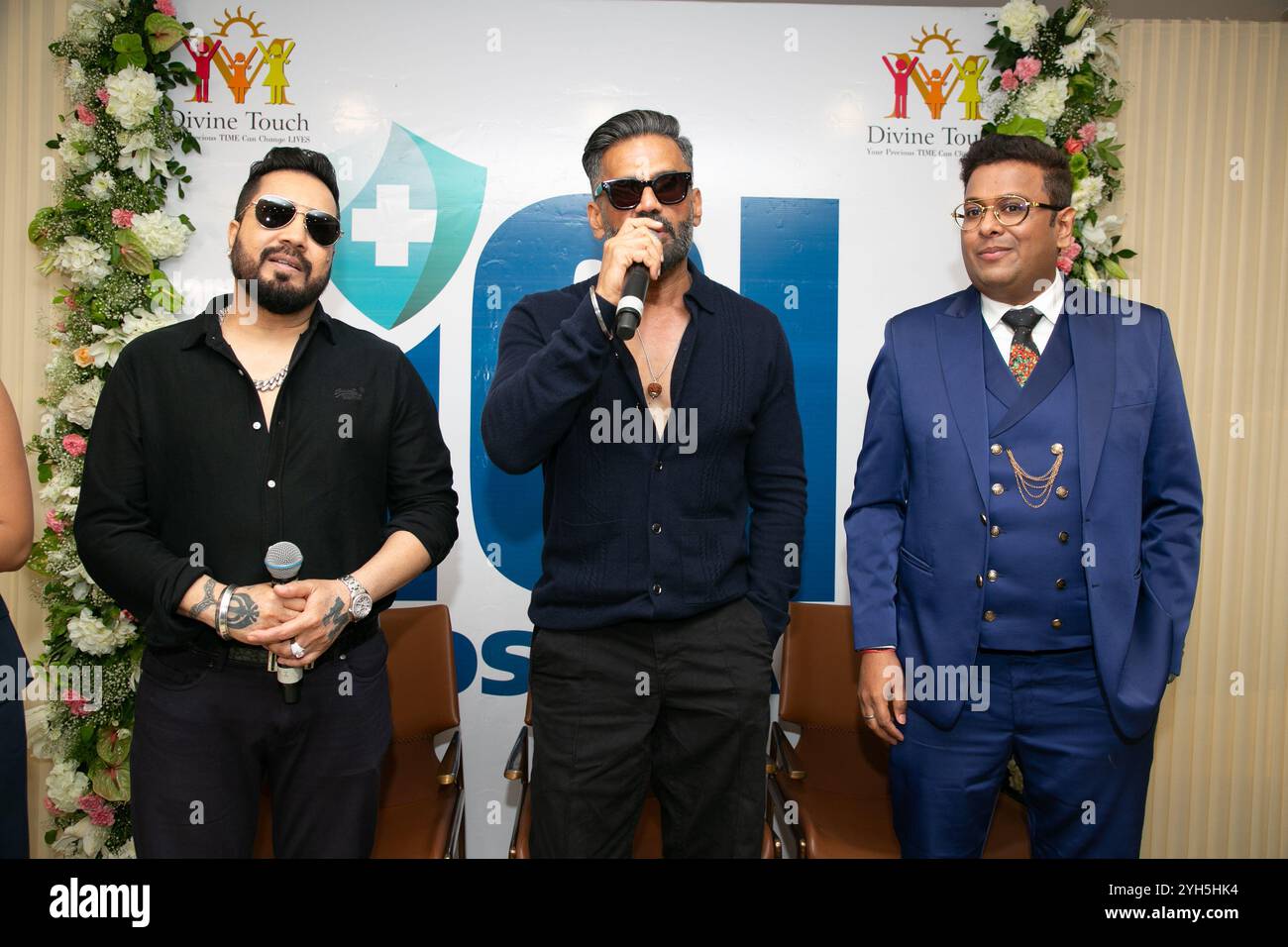 NEW DELHI, INDIA - OCTOBER 13: Bollywood actor Suniel Shetty and singer ...