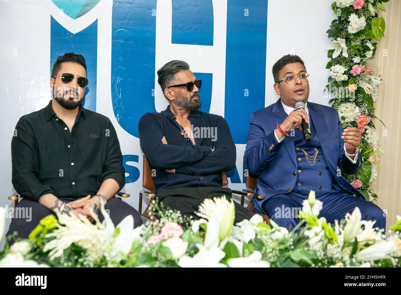 NEW DELHI, INDIA - OCTOBER 13: Bollywood actor Suniel Shetty and singer ...