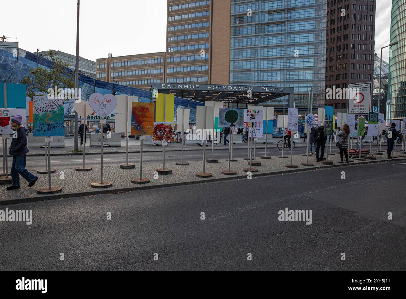 Today, on November 9, 2024, Berlin commemorates the 35th anniversary of ...