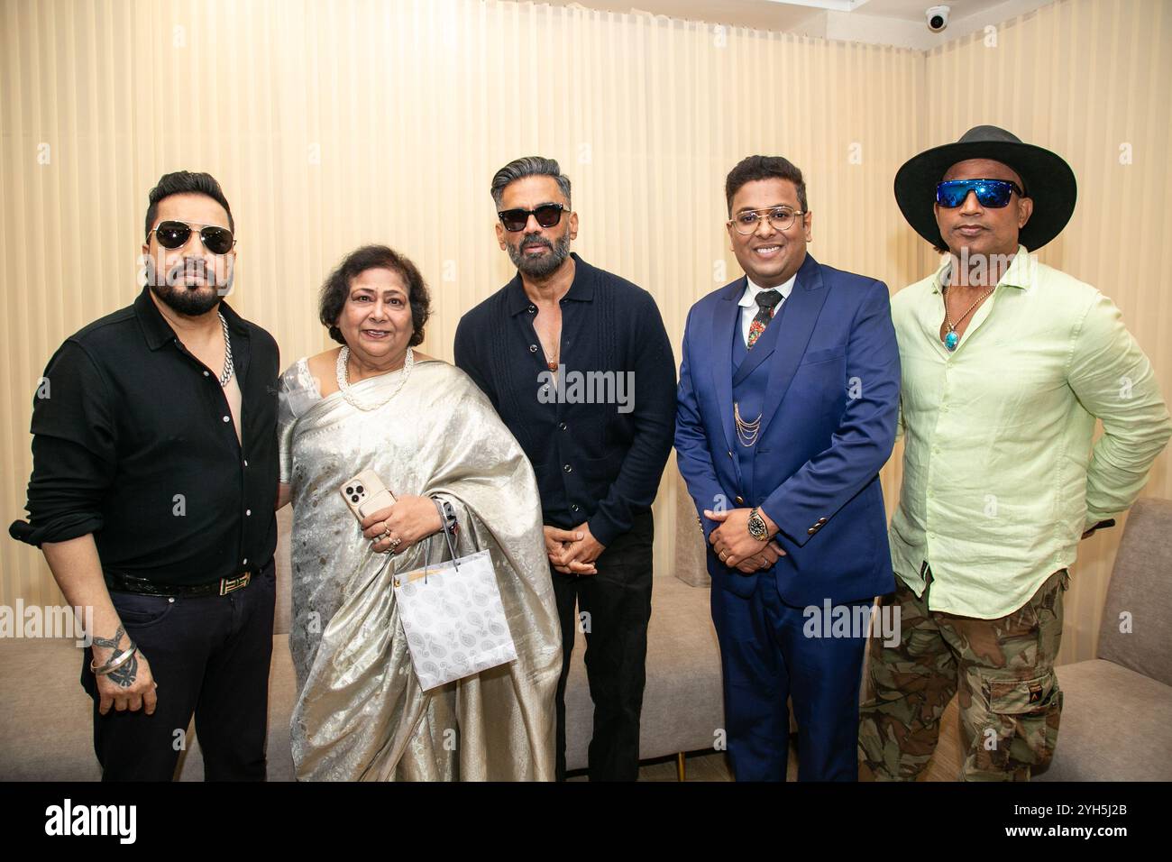 NEW DELHI, INDIA - OCTOBER 13: Bollywood actor Suniel Shetty and singer ...