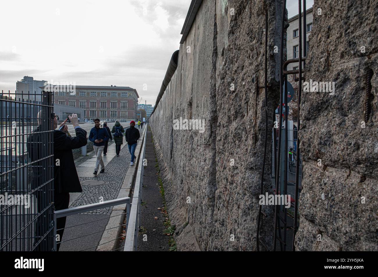 Today, on November 9, 2024, Berlin commemorates the 35th anniversary of ...
