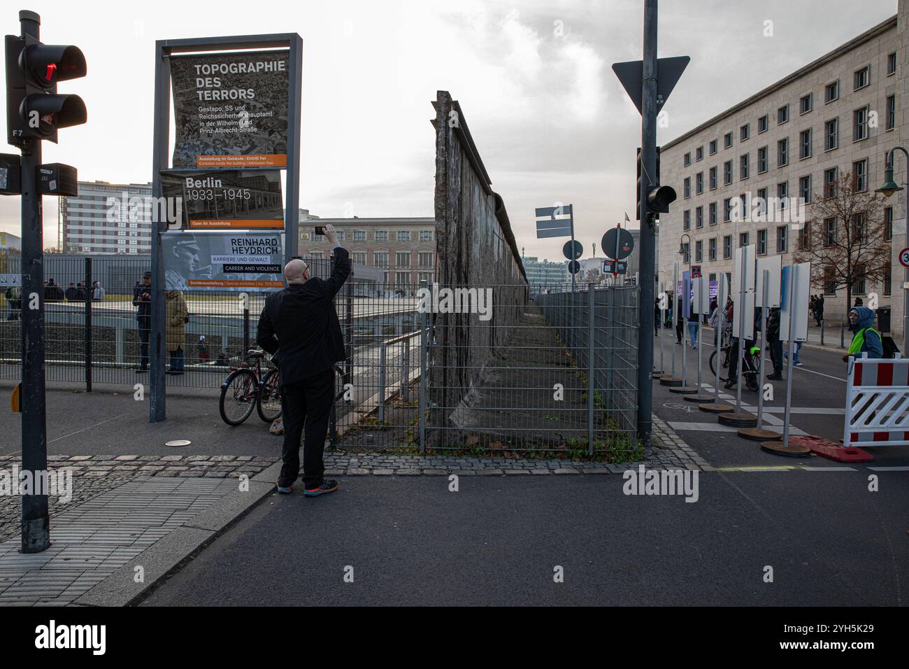 Today, on November 9, 2024, Berlin commemorates the 35th anniversary of ...