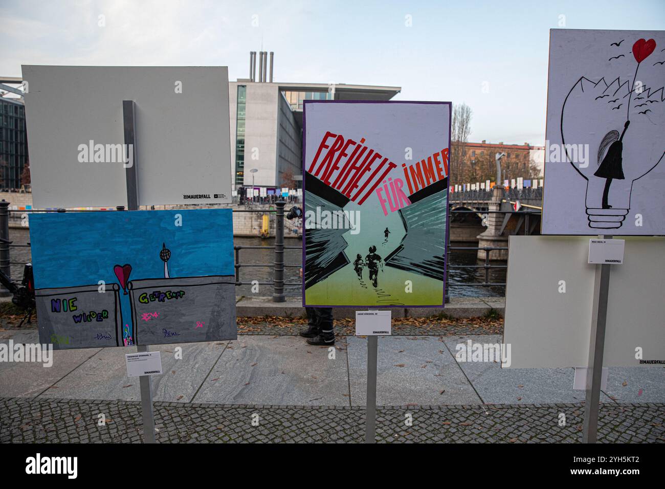 Today, on November 9, 2024, Berlin commemorates the 35th anniversary of ...