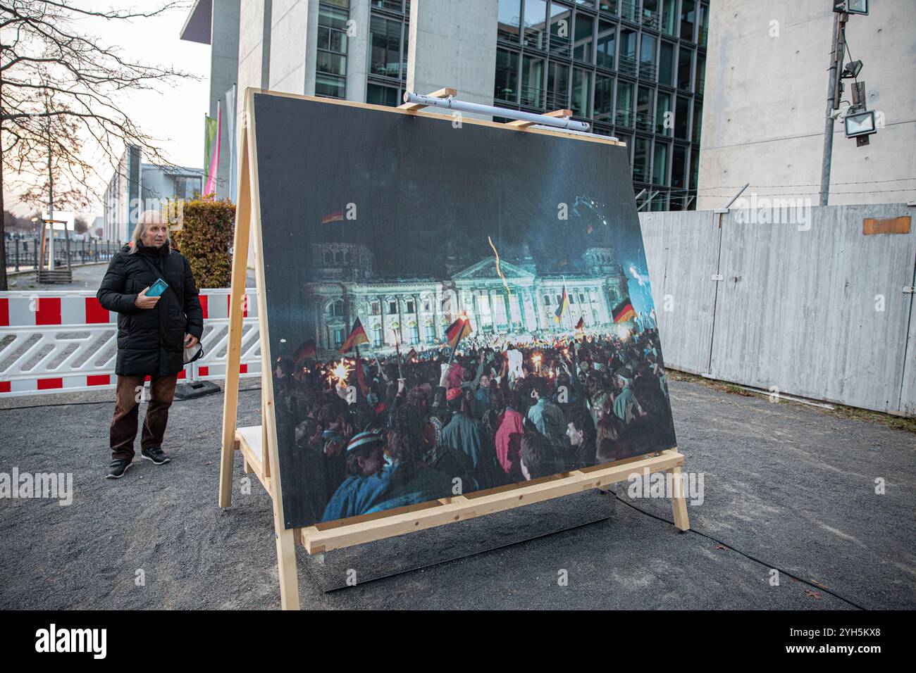 Today, on November 9, 2024, Berlin commemorates the 35th anniversary of ...