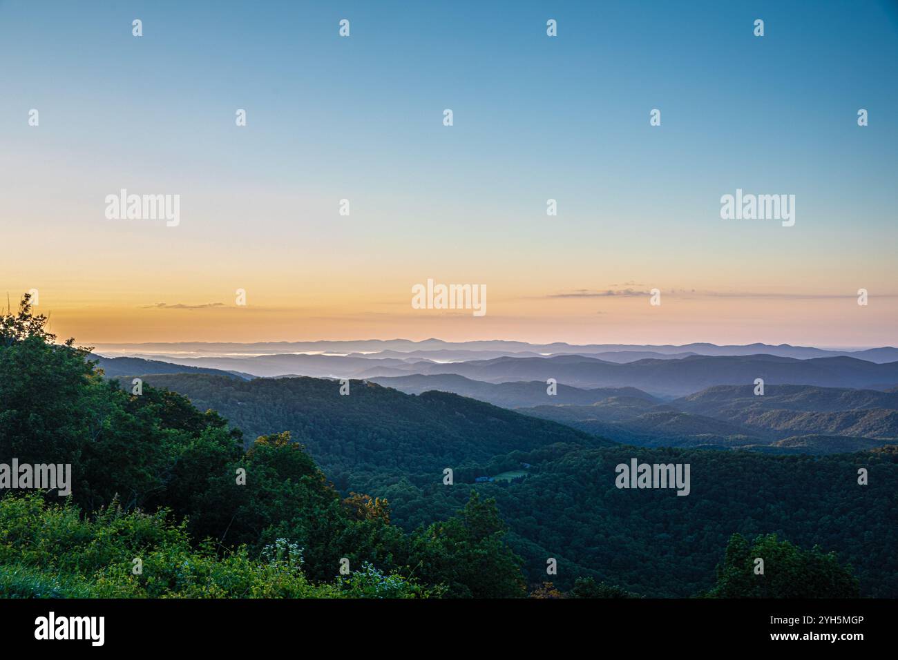 Appalachian blue hi-res stock photography and images - Alamy
