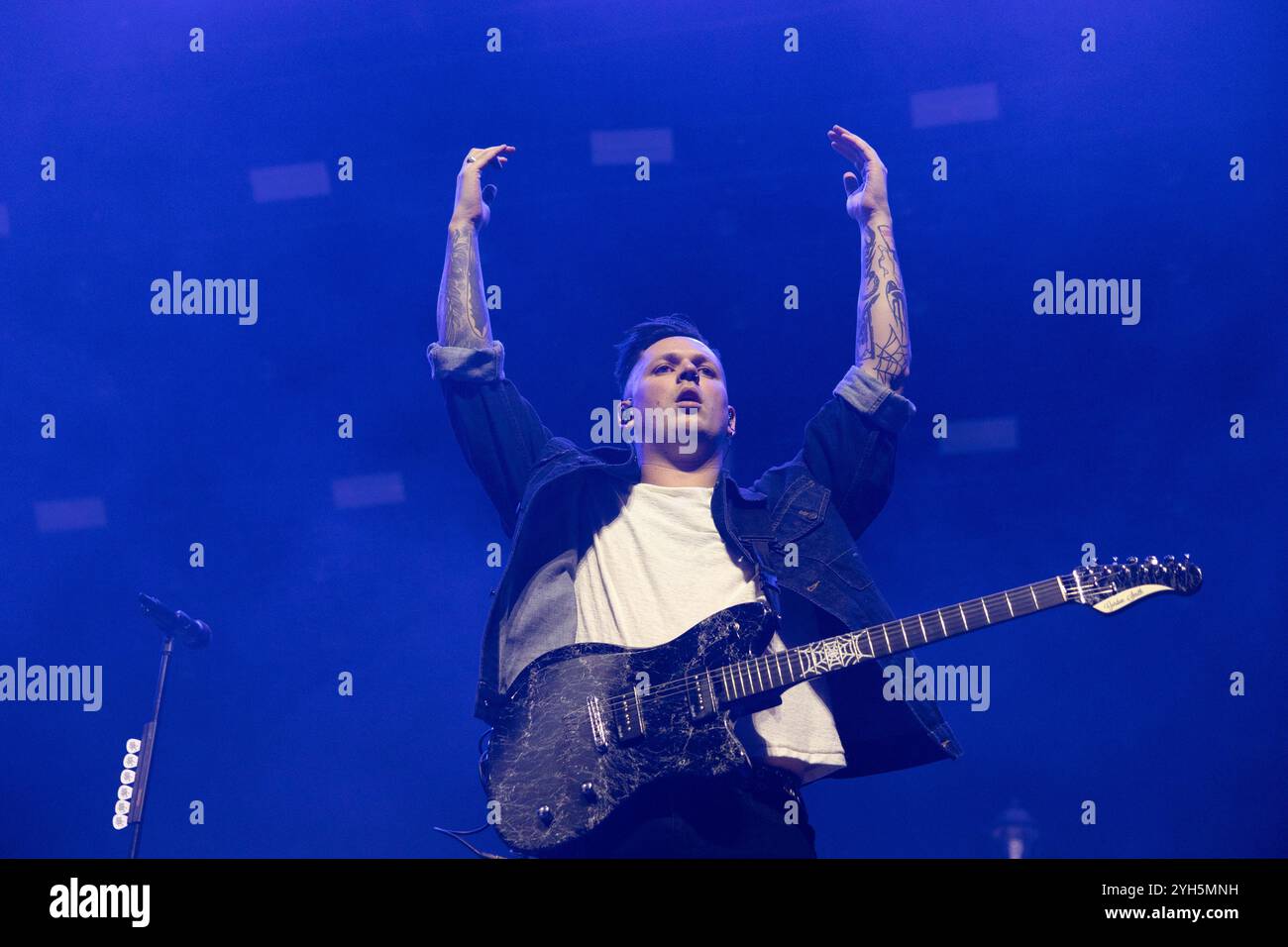 London, UK. Saturday November 9, 2024. Jim Shaw of Manchester-based alt ...