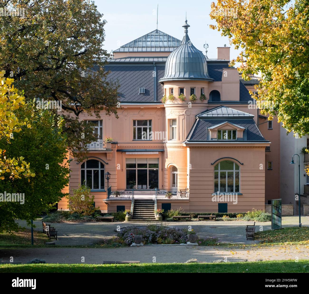 Villa Low Beer, designed in Art Nouveau style by Alexander Neumann ...