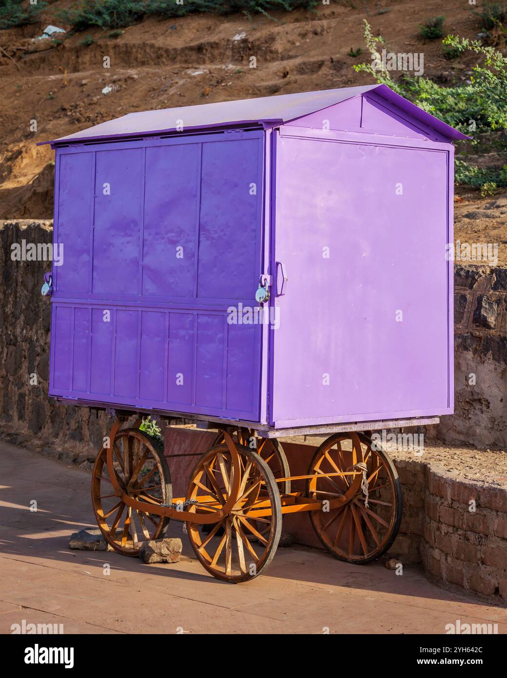Hawker cart, India Stock Photo - Alamy