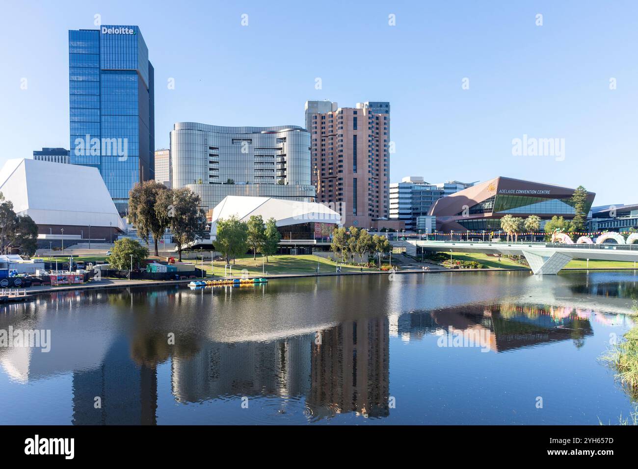 Adelaide riverbank pedestrian bridge hi-res stock photography and ...