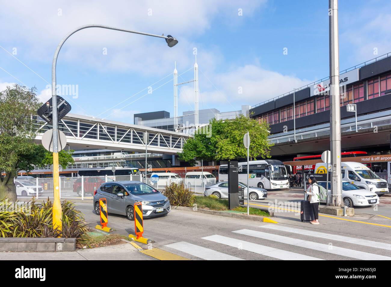 Main Qantas Terminal at Melbourne Airport, Tullamarine, Melbourne ...