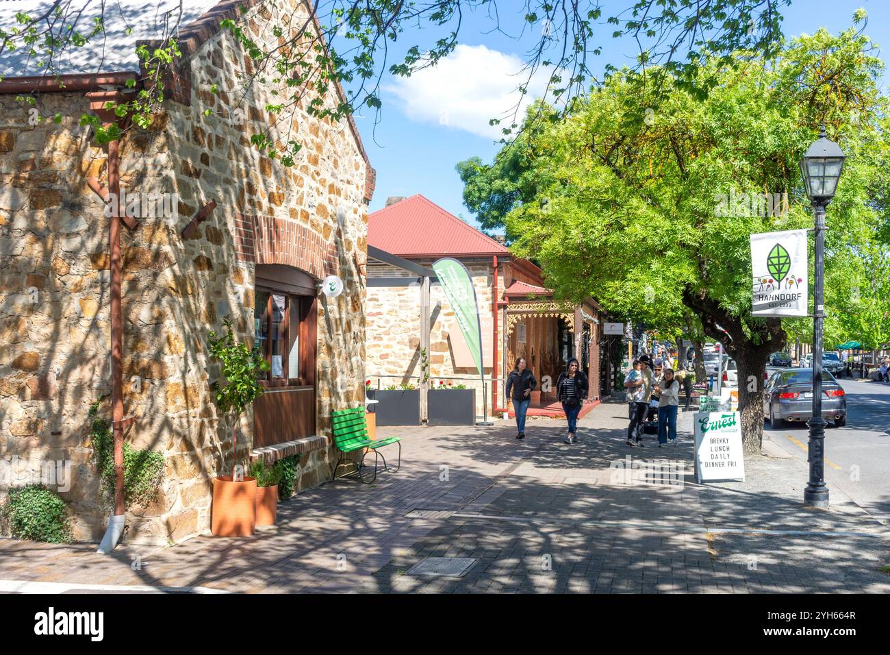 Street scene, Mount Barker Road, Hahndorf, Adelaide Hills Region, South ...