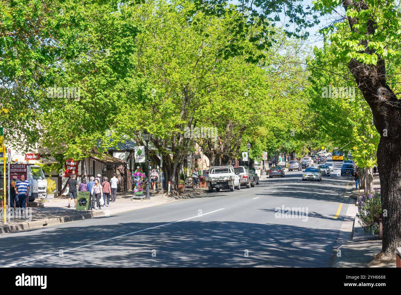 Street scene, Mount Barker Road, Hahndorf, Adelaide Hills Region, South ...