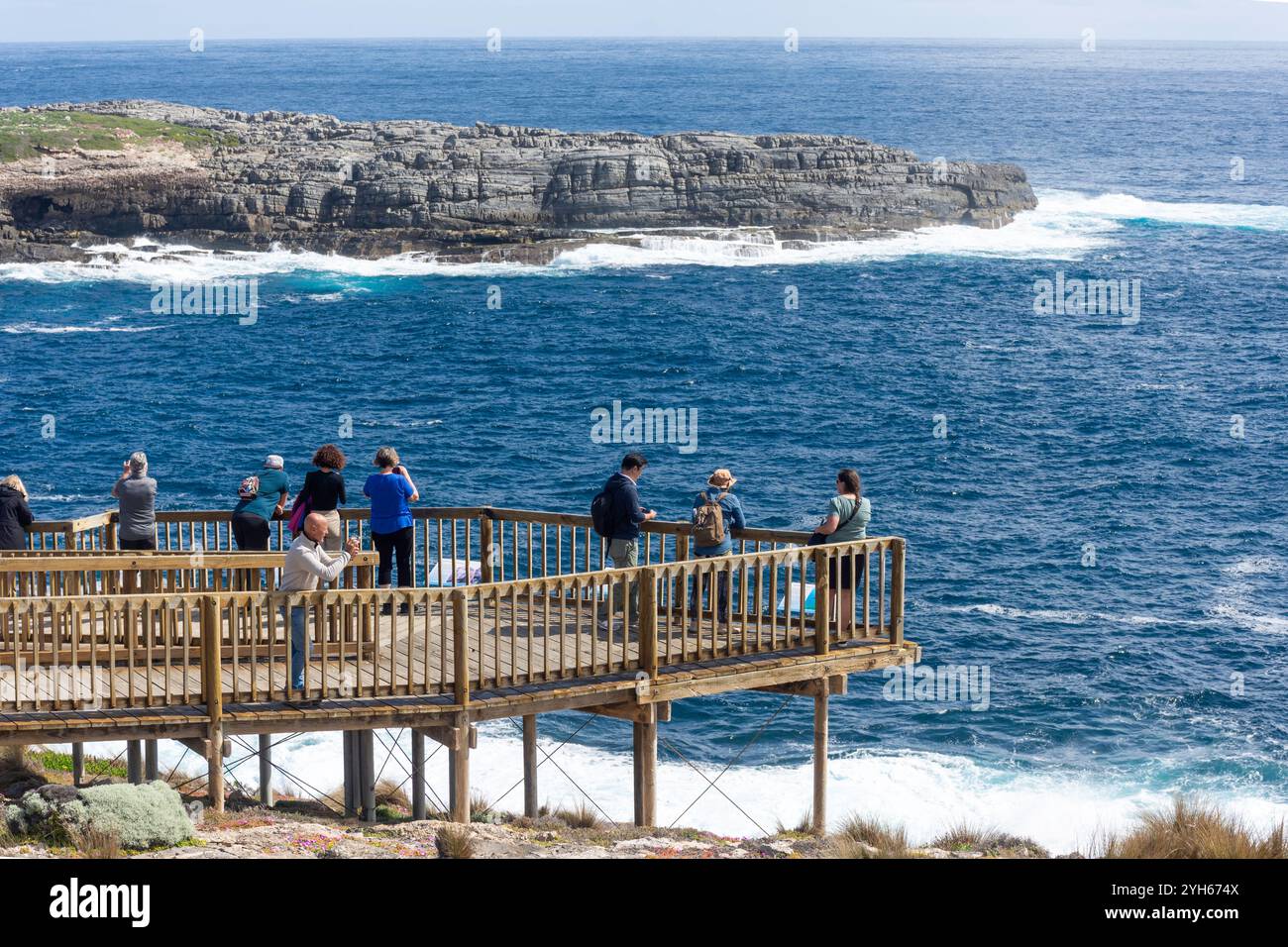 Rocky coastline at cape du couedic island lookout boardwalk coas hi-res ...