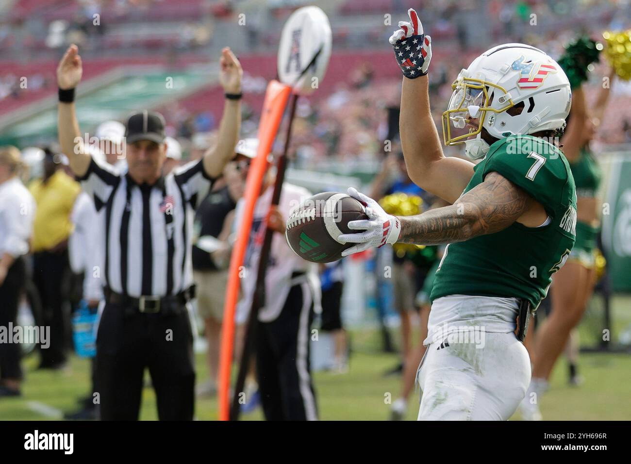 South Florida wide receiver Michael Brown-Stephens (7) celebrates after ...