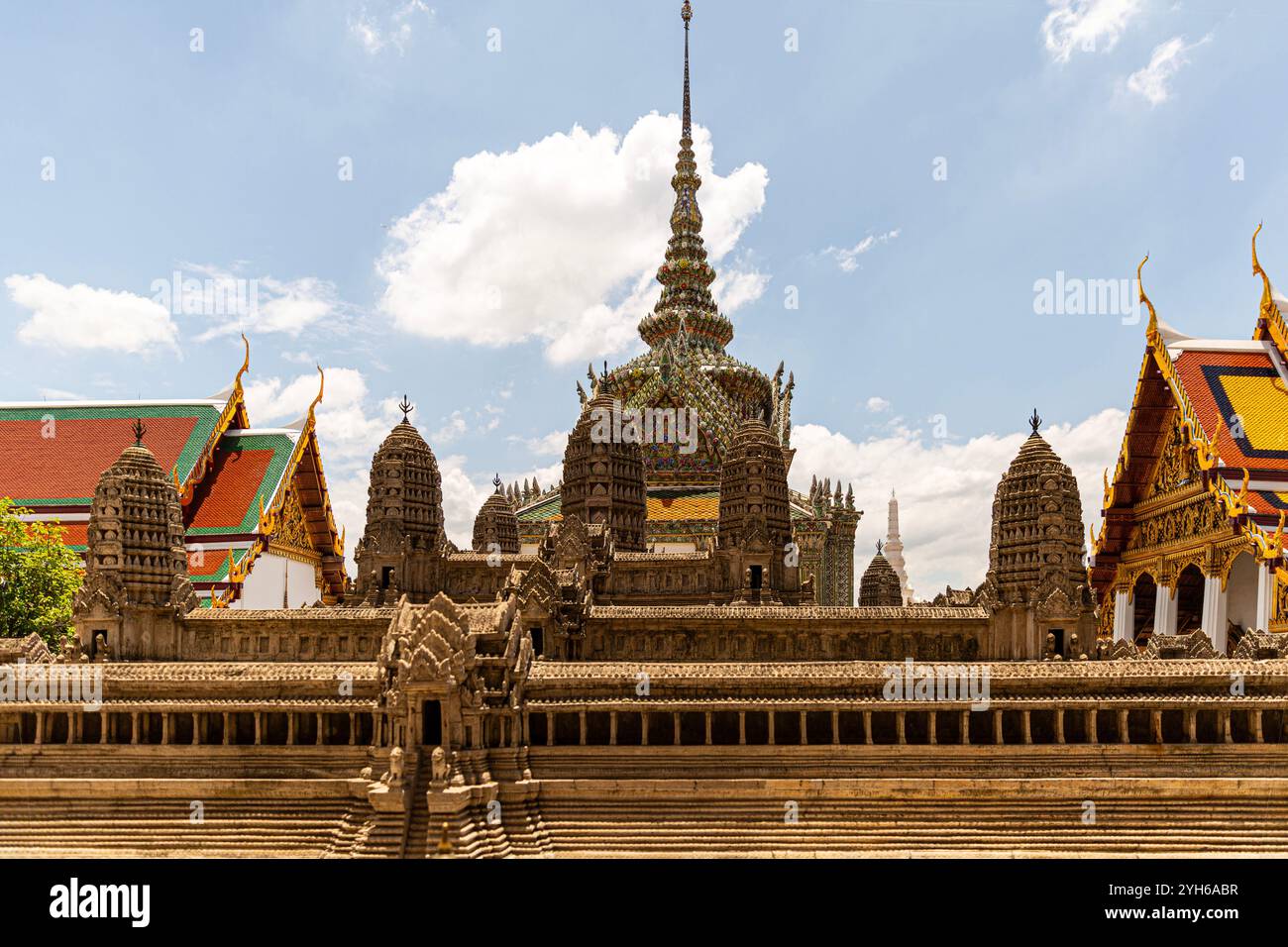Intricate Architecture of the Grand Palace, Bangkok Stock Photo - Alamy