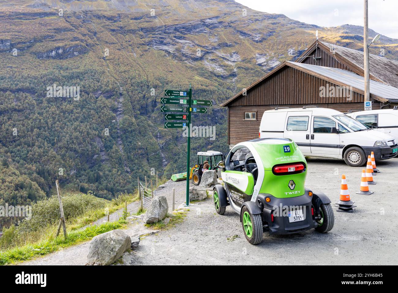 Renault Twizy electric two seater cars for hire from emobility in ...