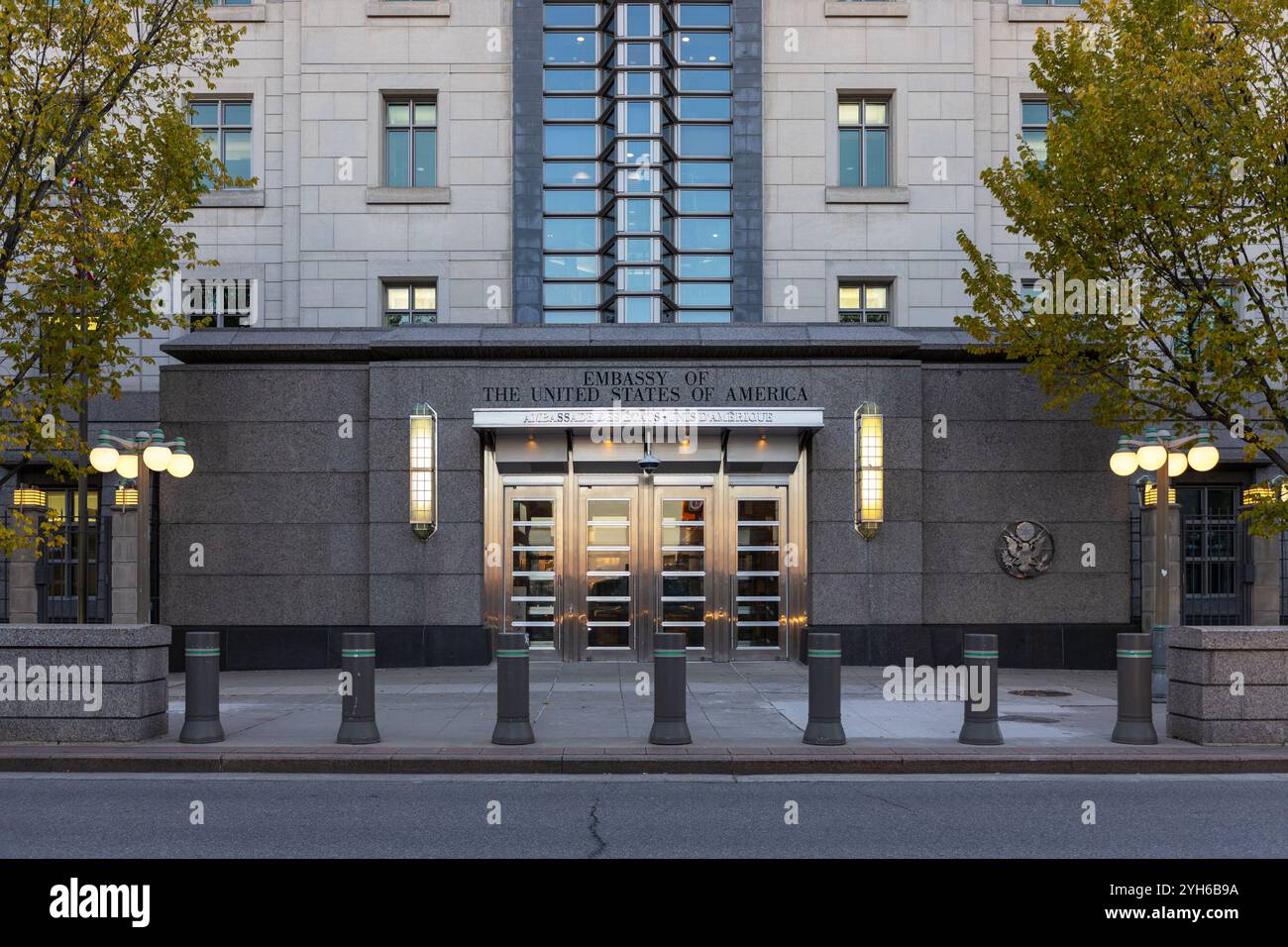 Embassy of canada to the united states hi-res stock photography and ...