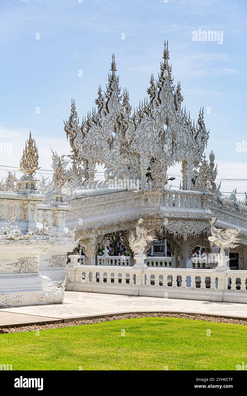 Wat Rong Khun (The White Temple Stock Photo - Alamy