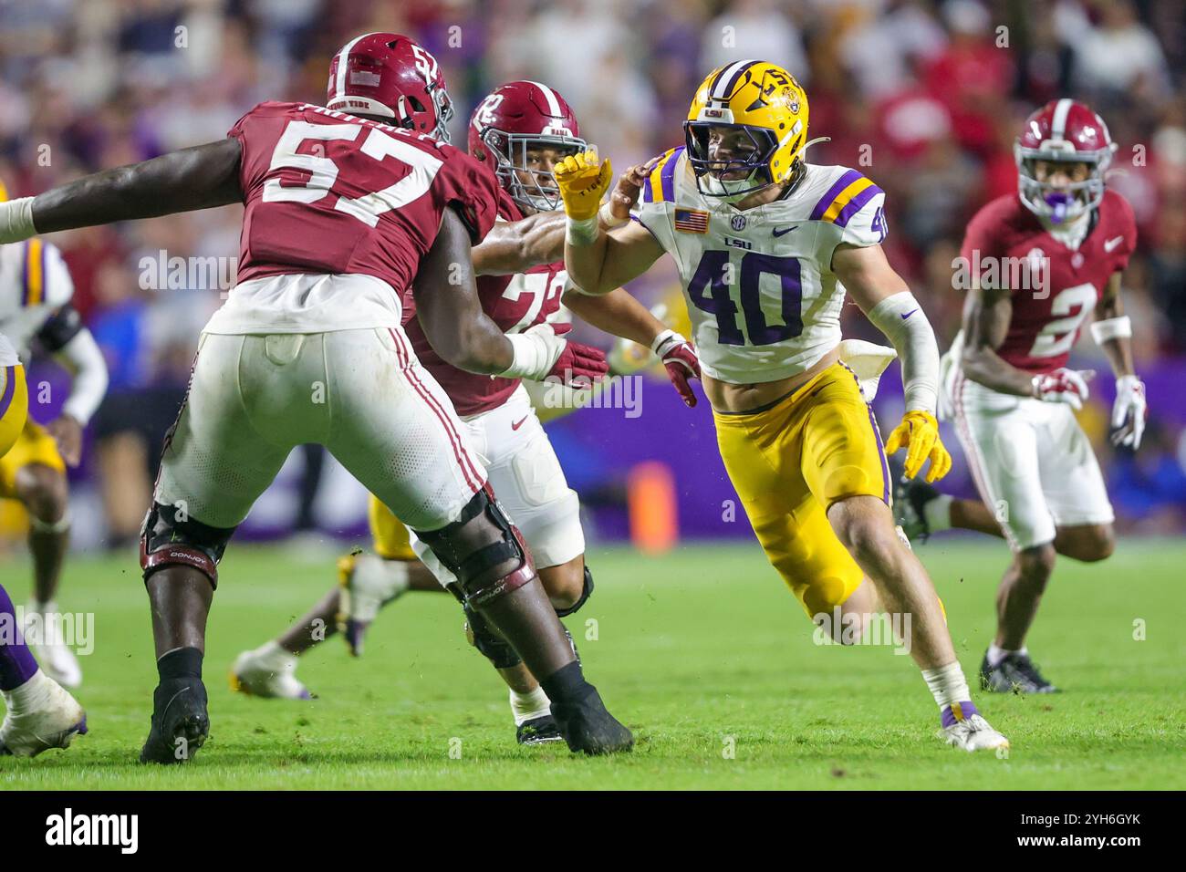 Baton Rouge, LA, USA. 7th Nov, 2024. LSU linebacker Whit Weeks (40 ...