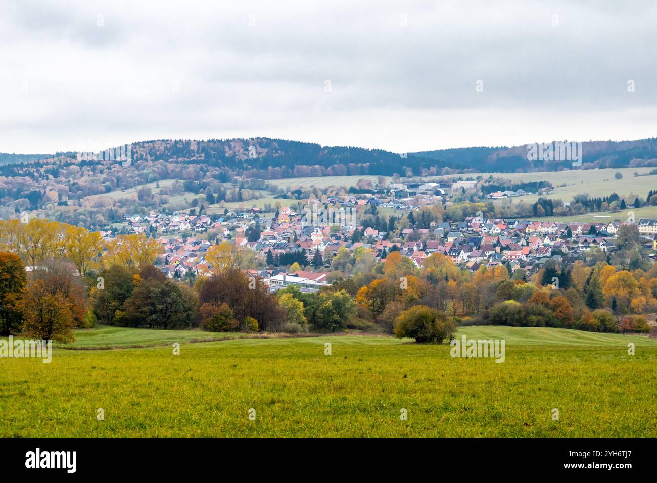 An autumn cycle tour through the Thuringian Forest on the Mommelstein ...