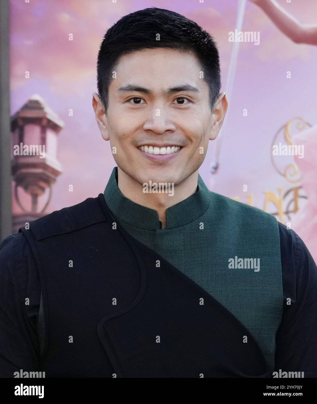 Los Angeles, USA. 09th Nov, 2024. Bing Chen arrives at the Universal ...