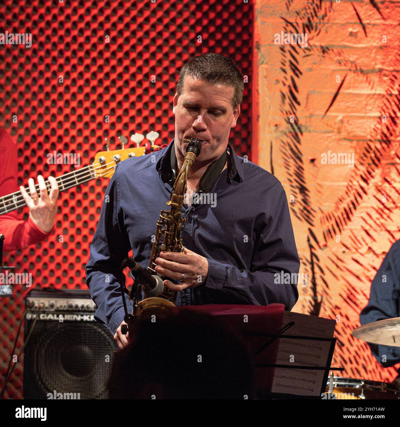 Simon Allen playing with the Clark Tracey Quintet at the Bear Club in ...