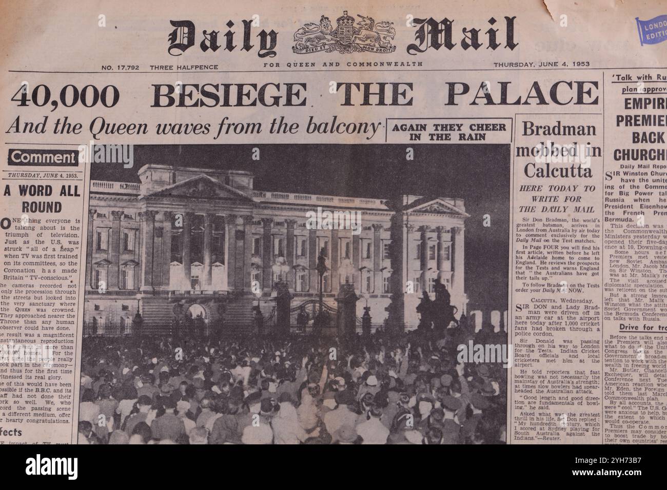 Daily mail newspaper selling hi-res stock photography and images - Alamy