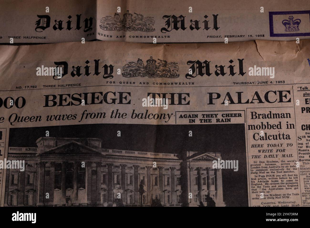 Daily mail newspaper selling hi-res stock photography and images - Alamy