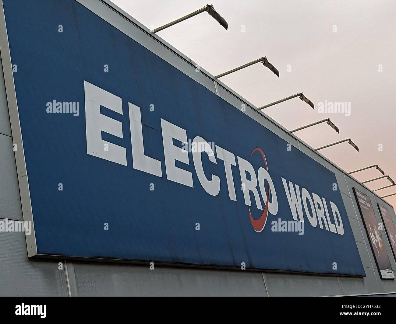 Electro world supermarket, shopping park, Mlada Boleslav,electronics ...