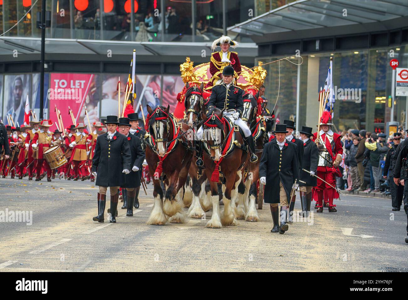 London, UK. 09th Nov, 2024. The horse drawn carriage ferrying the The ...