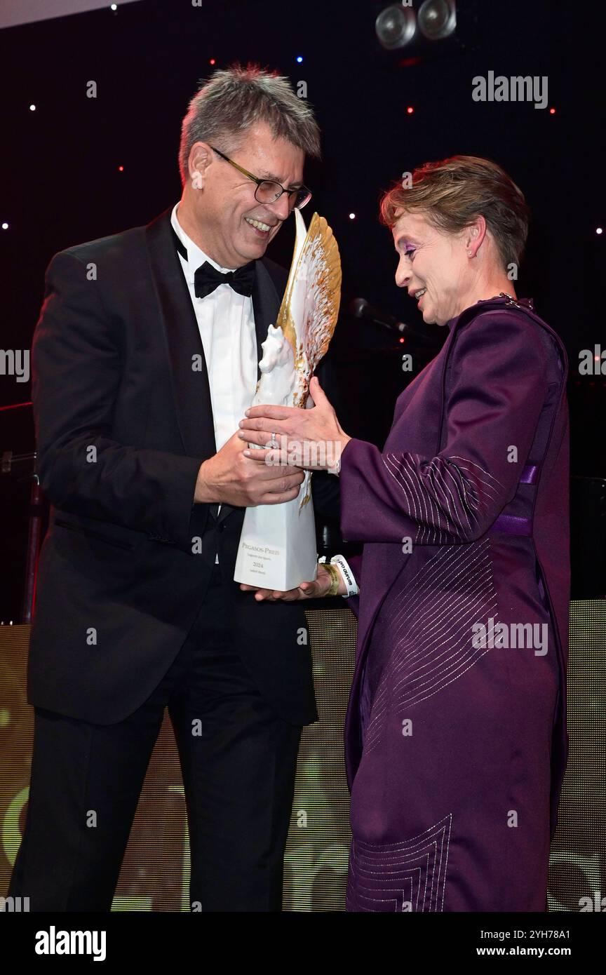 Isabell Werth beim 42. Deutschen SportpresseBall 2024 in der Alten Oper ...