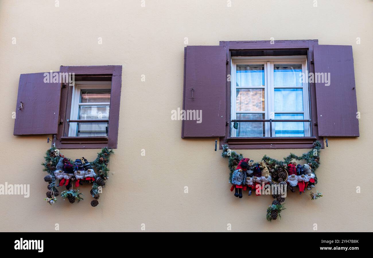 Puertas y ventanas hi-res stock photography and images - Alamy