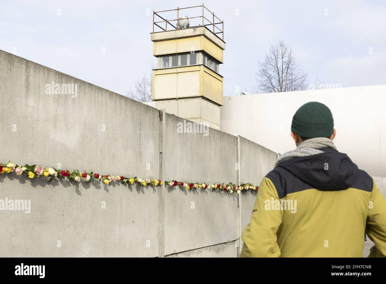 The Wall decorated with roses at the central commemorative event at the ...