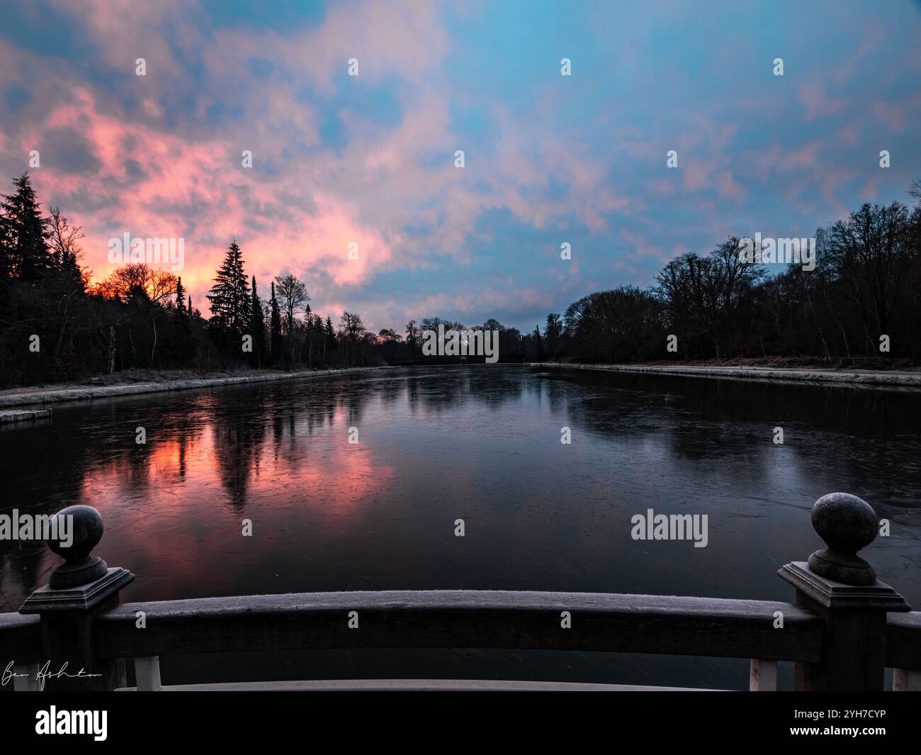 Tranquil lake view hi-res stock photography and images - Alamy