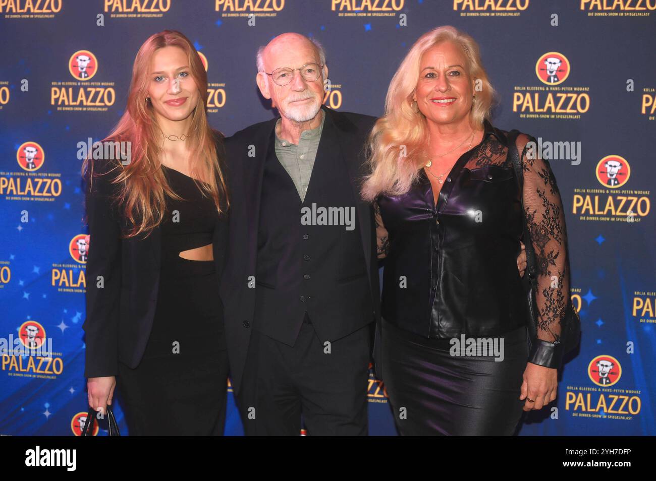 Cara-Julie Daum, Dietrich Hollinderbäumer und Angelica Camm-Daum bei ...