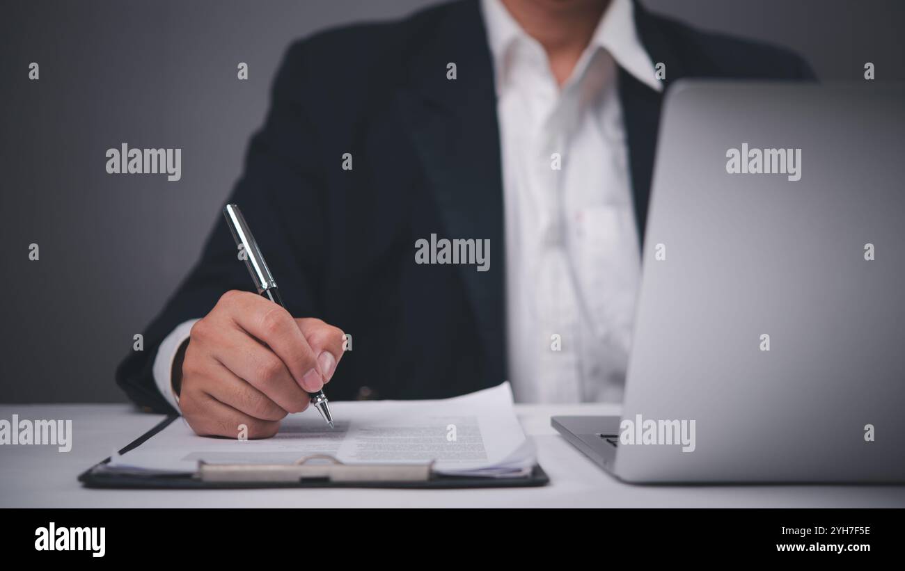 Person in formal attire hi-res stock photography and images - Alamy