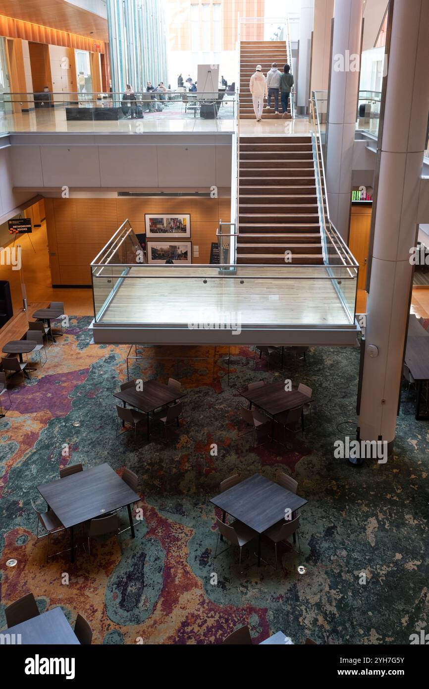 University common area usa hi-res stock photography and images - Alamy