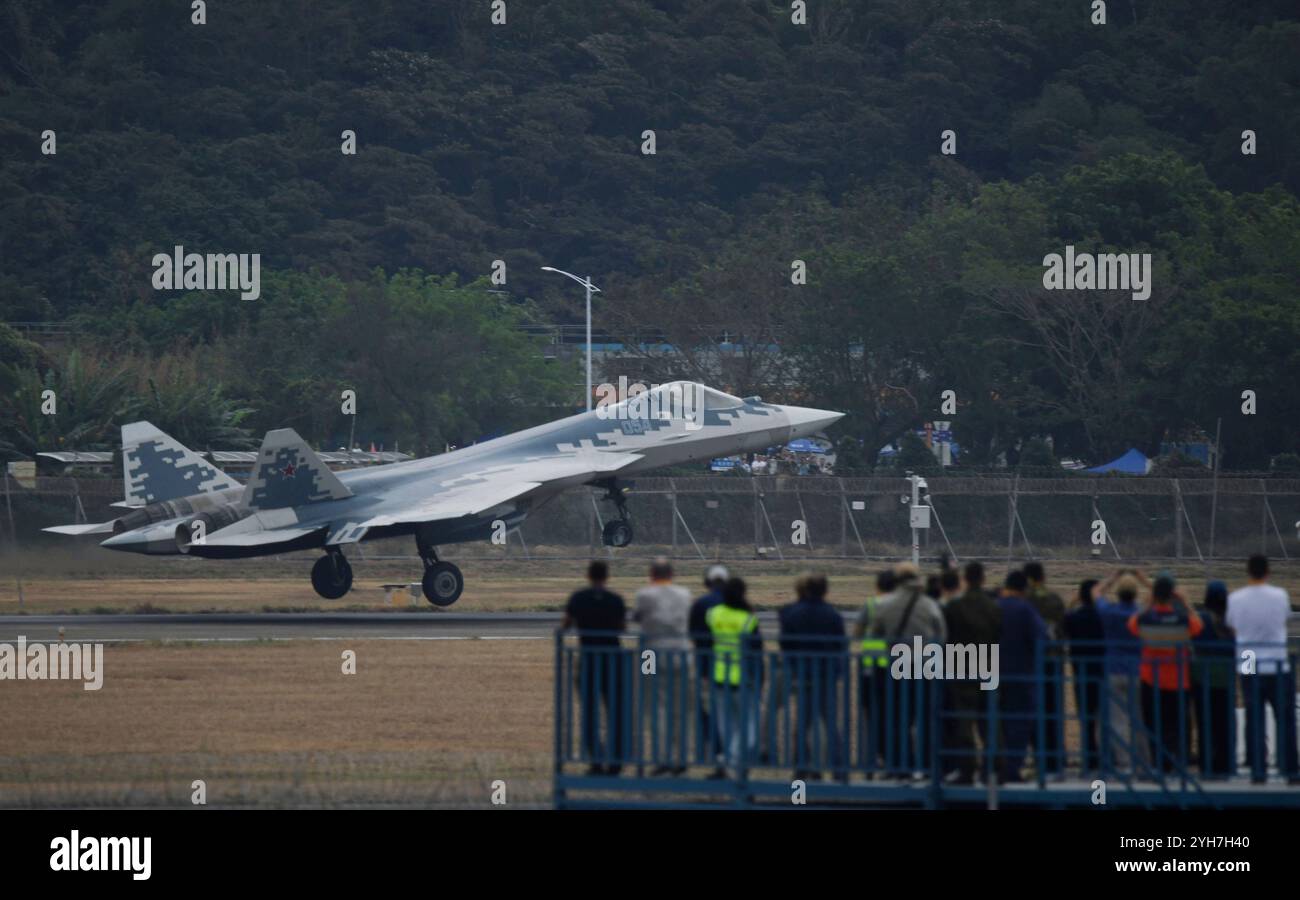 A SU-57 stealth fighter lands on the runway during the Zhuhai Airshow ...